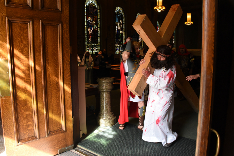Multilingual Living Stations of the Cross Presented in Portland on Good ...