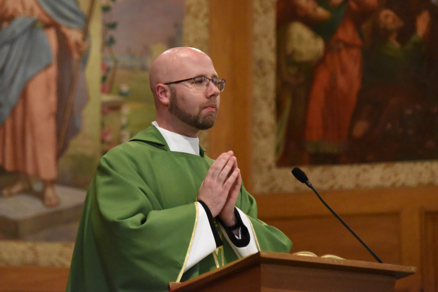 Silver & Gold Mass Honors Couples Celebrating Milestone Anniversaries ...
