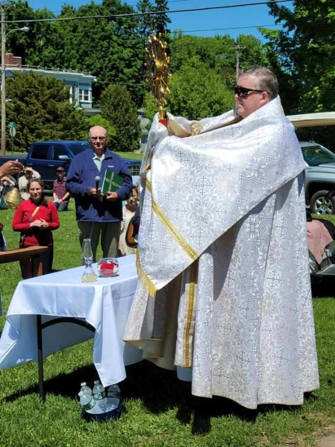 Parishes Statewide Celebrate The Feast Of Corpus Christi With Outdoor